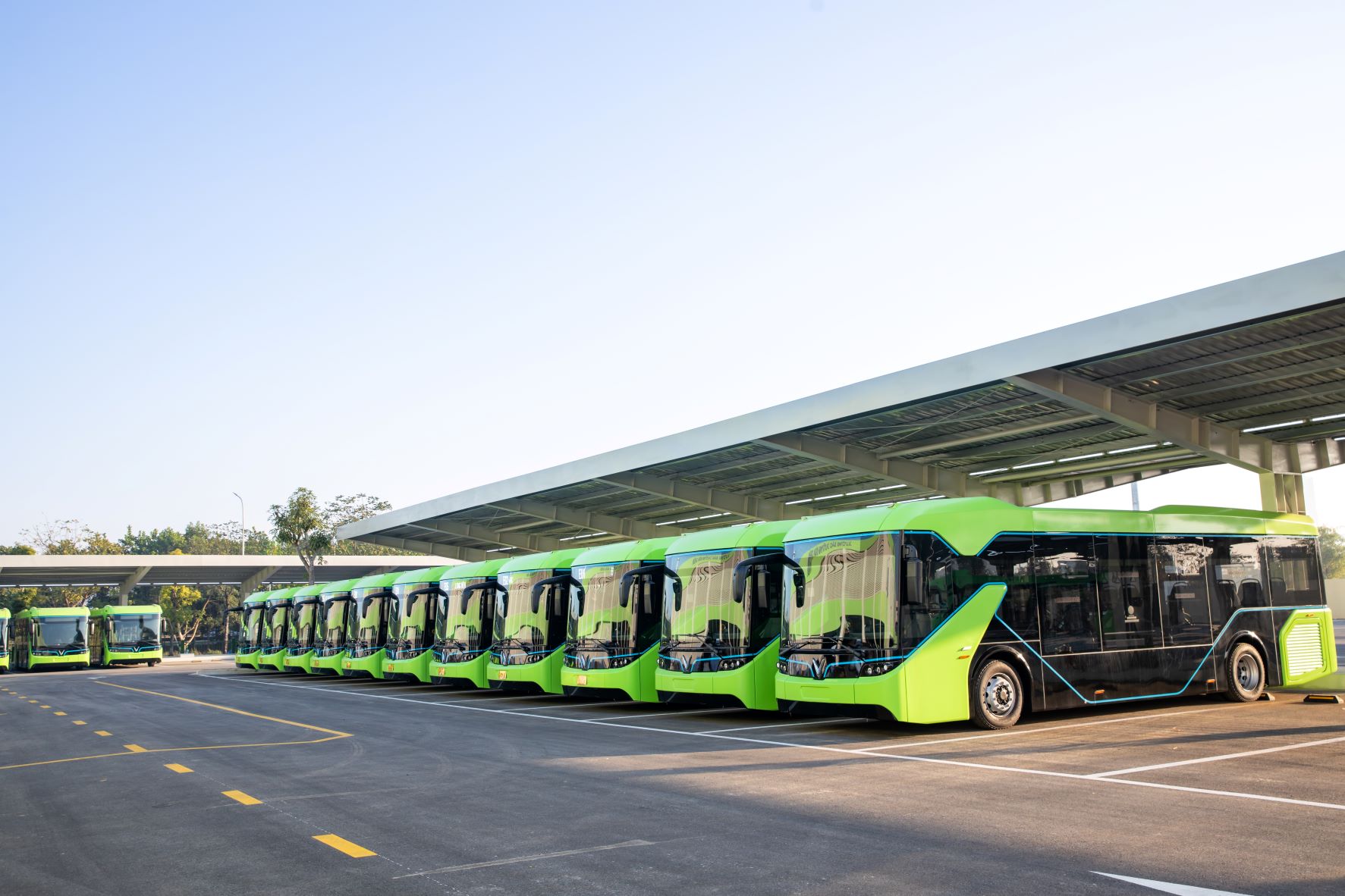 VinBus - Smart Vietnamese e-bus from VinBus to roll on Bridgestone tires